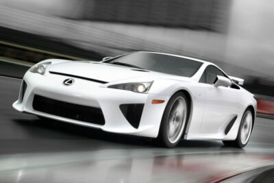 【日本で一番高価な車】レクサスの最高級限定車・LFAの驚異の性能 | MOBY [モビー]