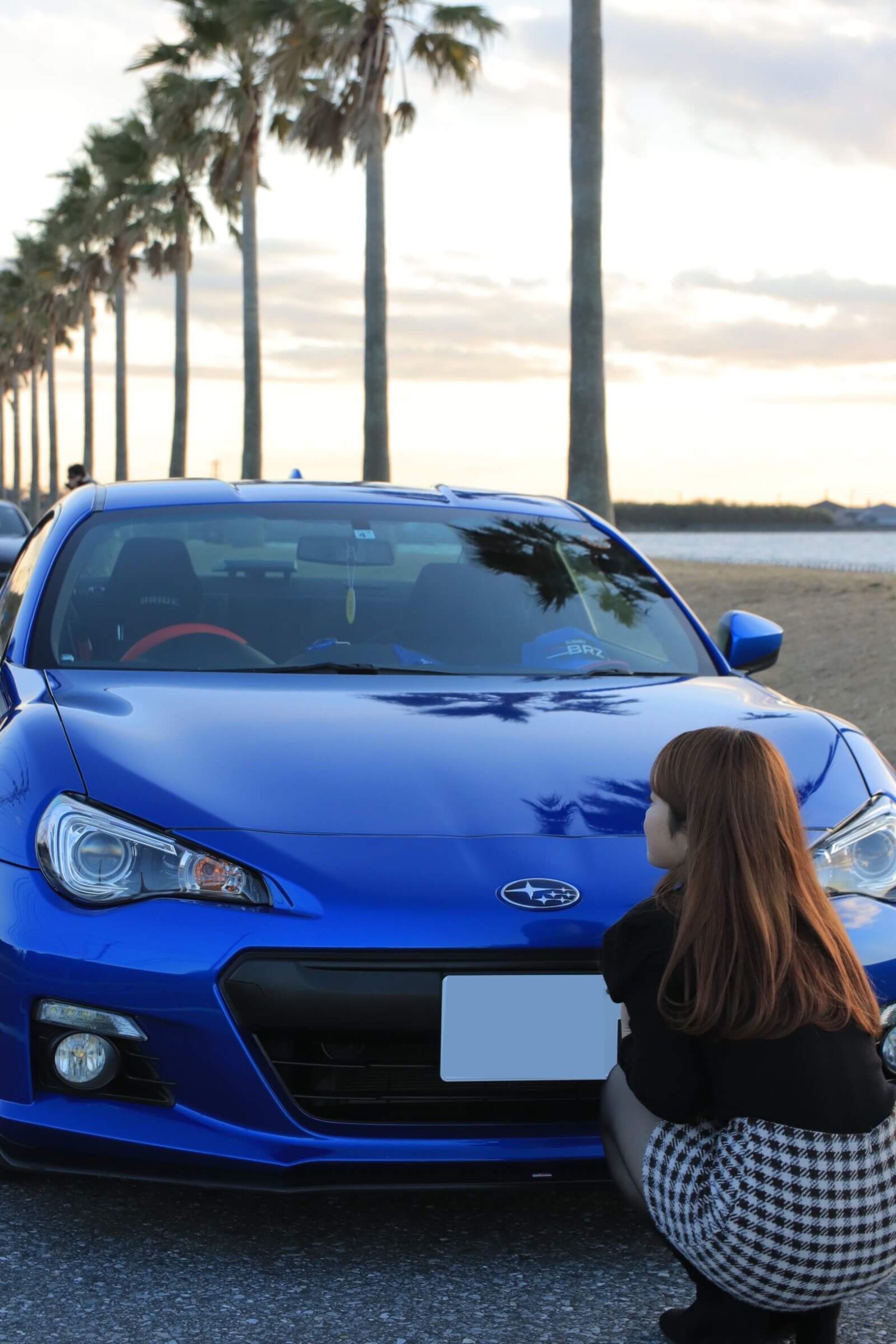 「乗るなら絶対スポーツカー！」ファーストカーはBちゃん♡WRブルーBRZの美人ドライバー | MOBY [モビー]