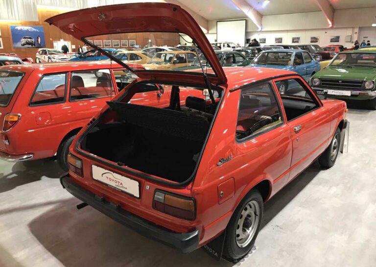 あの頃は贅沢だった？シビック、KP61、ファミリア…国産2BOXハッチバックたち【推し車】 | MOBY [モビー]