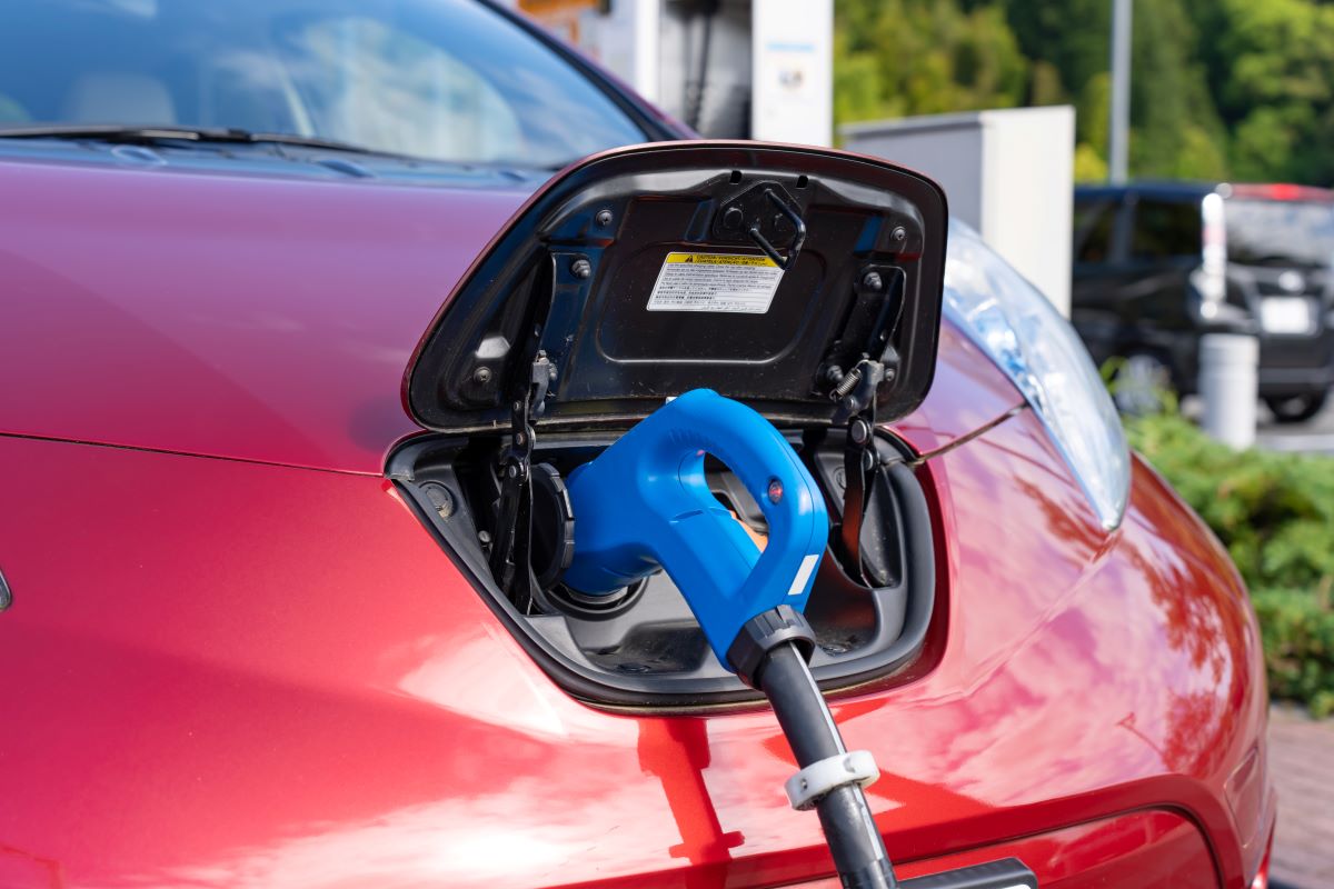 「BEVにも“思いやり”を」車同士の充電機能はホントに便利？ディーラー営業がズバリ回答 | 2ページ目 (2ページ中) | MOBY [モビー]