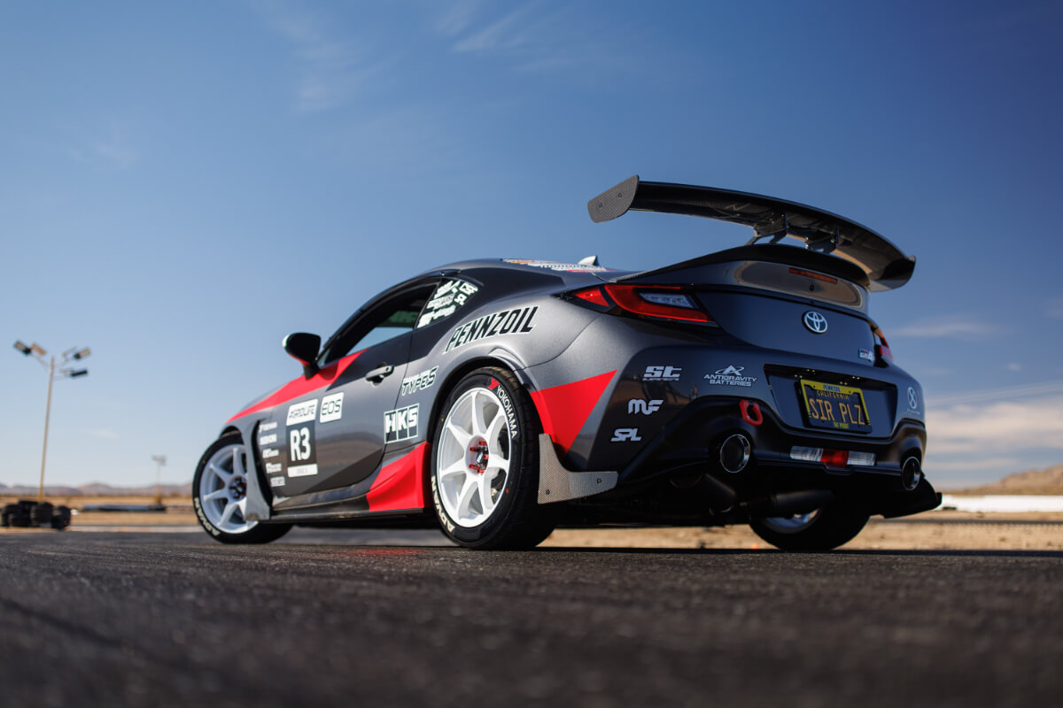 「私が考えた最高のドリフト仕様GR86」トヨタが写真家とコラボしたカスタムカーを公開！ | MOBY [モビー]