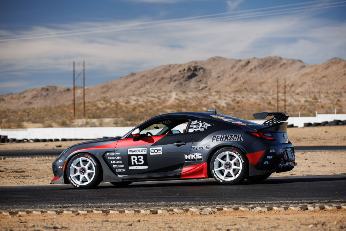 「私が考えた最高のドリフト仕様GR86」トヨタが写真家とコラボしたカスタムカーを公開！ | MOBY [モビー]