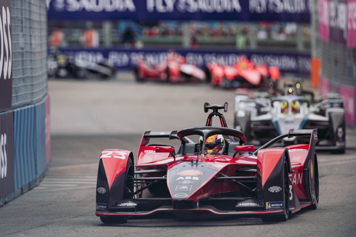 GR86のレーシングEV登場！カスタム界にも広がるEV化…どうなる未来のスポーツカー | MOBY [モビー]