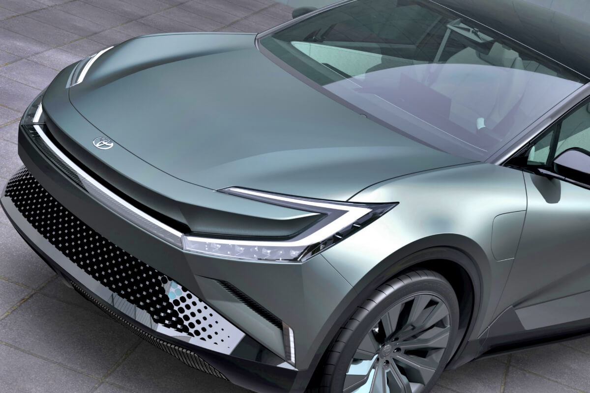 「bZ4Xよりコンパクト」でC-HR後継に？トヨタが新型bZシリーズSUV公開 | MOBY [モビー]