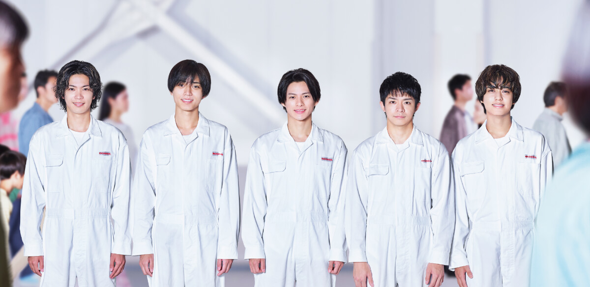 King & Princeがお揃いの白つなぎで出演！「Hondaハート」新CM公開 | MOBY [モビー]