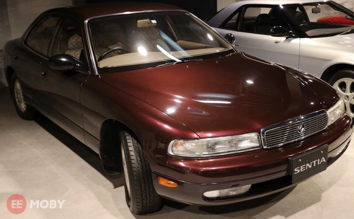 「1年」が悲劇的な結果を生む結果に…マツダの高級セダン 初代センティア【推し車】 | MOBY [モビー]