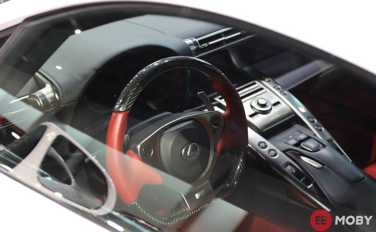 誰の意見も聞かないエンジニアと、伝説のドライバーが作った車《レクサス LFA》【推し車】 | MOBY [モビー]