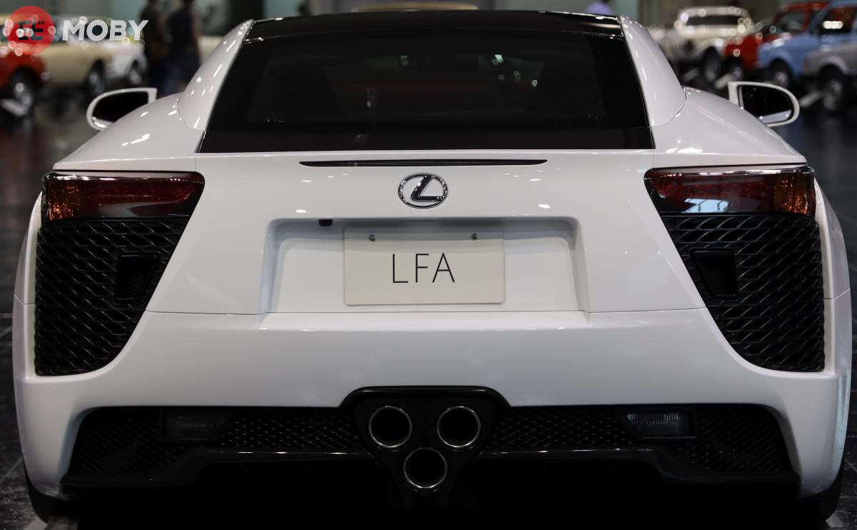 誰の意見も聞かないエンジニアと、伝説のドライバーが作った車《レクサス LFA》【推し車】 | MOBY [モビー]