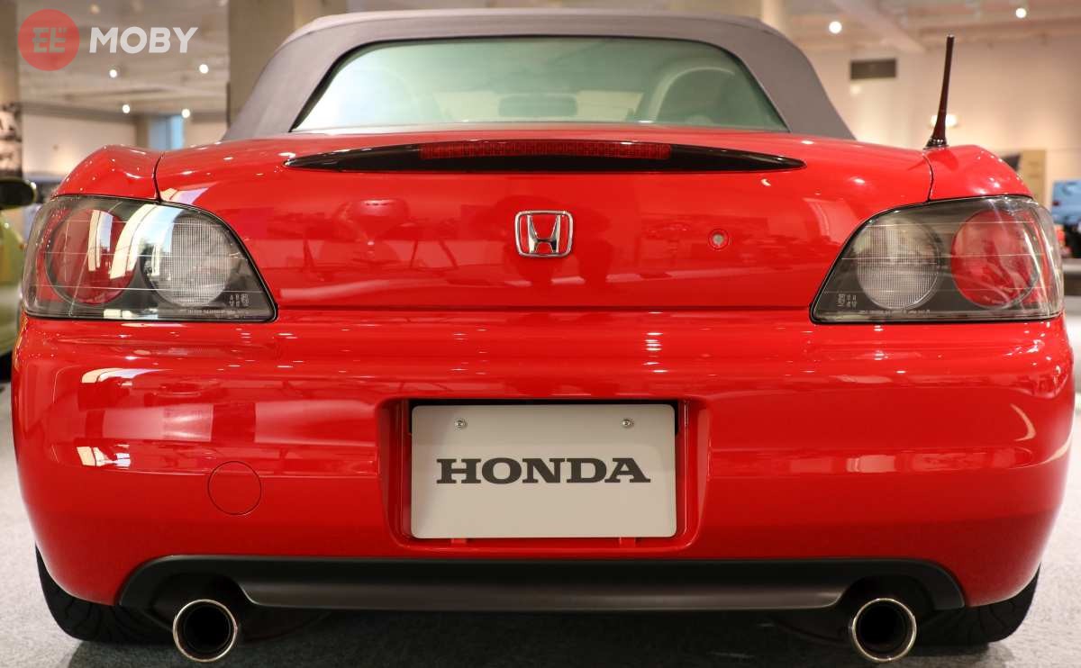 「スポーツカーとしては正解、オープンカーとしては不正解？」気合の入りすぎたホンダのFR・S2000【推し車】 | MOBY [モビー]