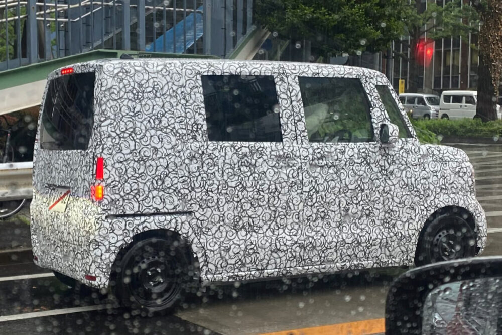 ホンダ『N-BOX』のテストカーをスパイショット！新型はフル液晶メーター採用で室内スッキリ？ | MOBY [モビー]