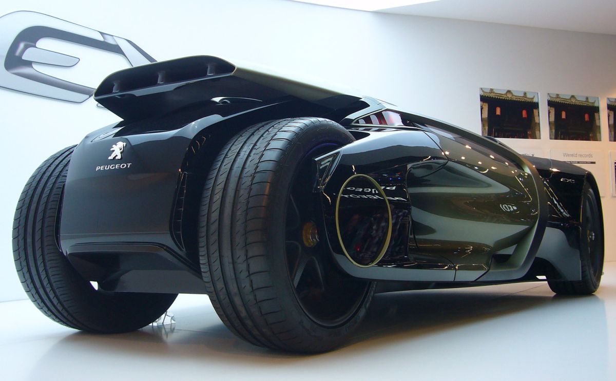 「これぞ空力スペシャル」当時最速のBEVコンセプトカー！プジョーの創業200年記念車・ EX1【推し車】 | MOBY [モビー]