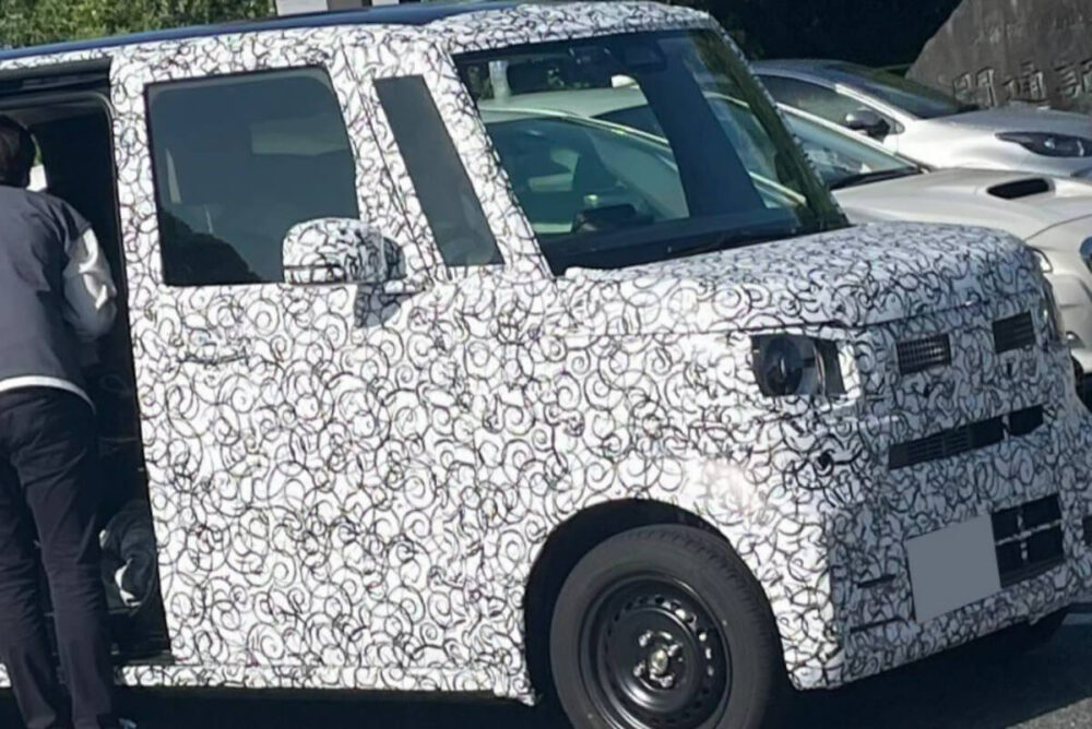 ホンダ新型『N-BOX』スロープ仕様のテストカーを鮮明にスパイショット！ | MOBY [モビー]