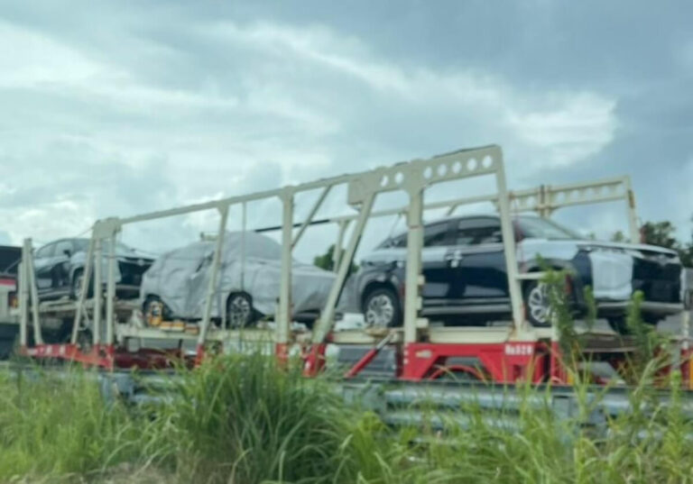 スズキ新型コンパクトSUV『フロンクス』日本仕様車捉えた！全長約4mで『ライズ』対抗馬に？ | MOBY [モビー]