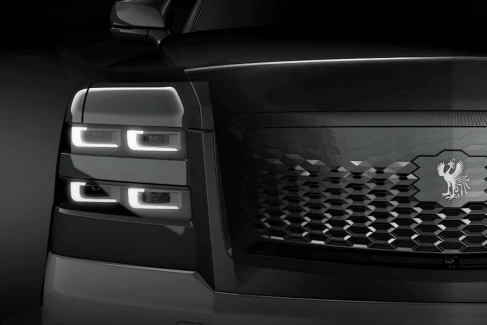 ついに顔も見せた！トヨタが『センチュリーSUV』ティザー画像第2弾公開…迫力の4眼 | MOBY [モビー]