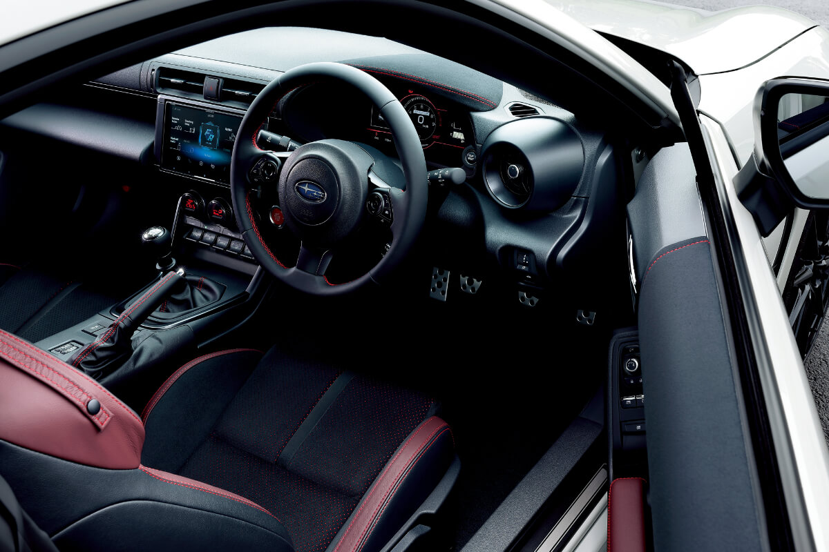 スバル『BRZ』が一部改良！MT車にも運転支援システム「アイサイト」を搭載、新グレード「STI Sport」も追加 | MOBY [モビー]