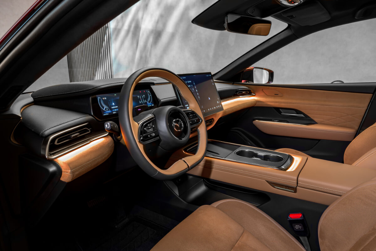 マツダ、バッテリーEVセダン「MAZDA6e」をヨーロッパへ導入！中国・長安汽車との共同開発BEV第1弾、今夏発売へ | MOBY [モビー]