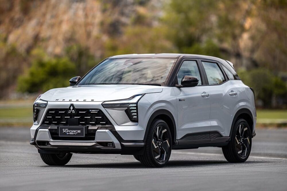 三菱の新型コンパクトSUV「エクスフォース」にハイブリッドEVモデル追加、タイで世界初披露 | MOBY [モビー]