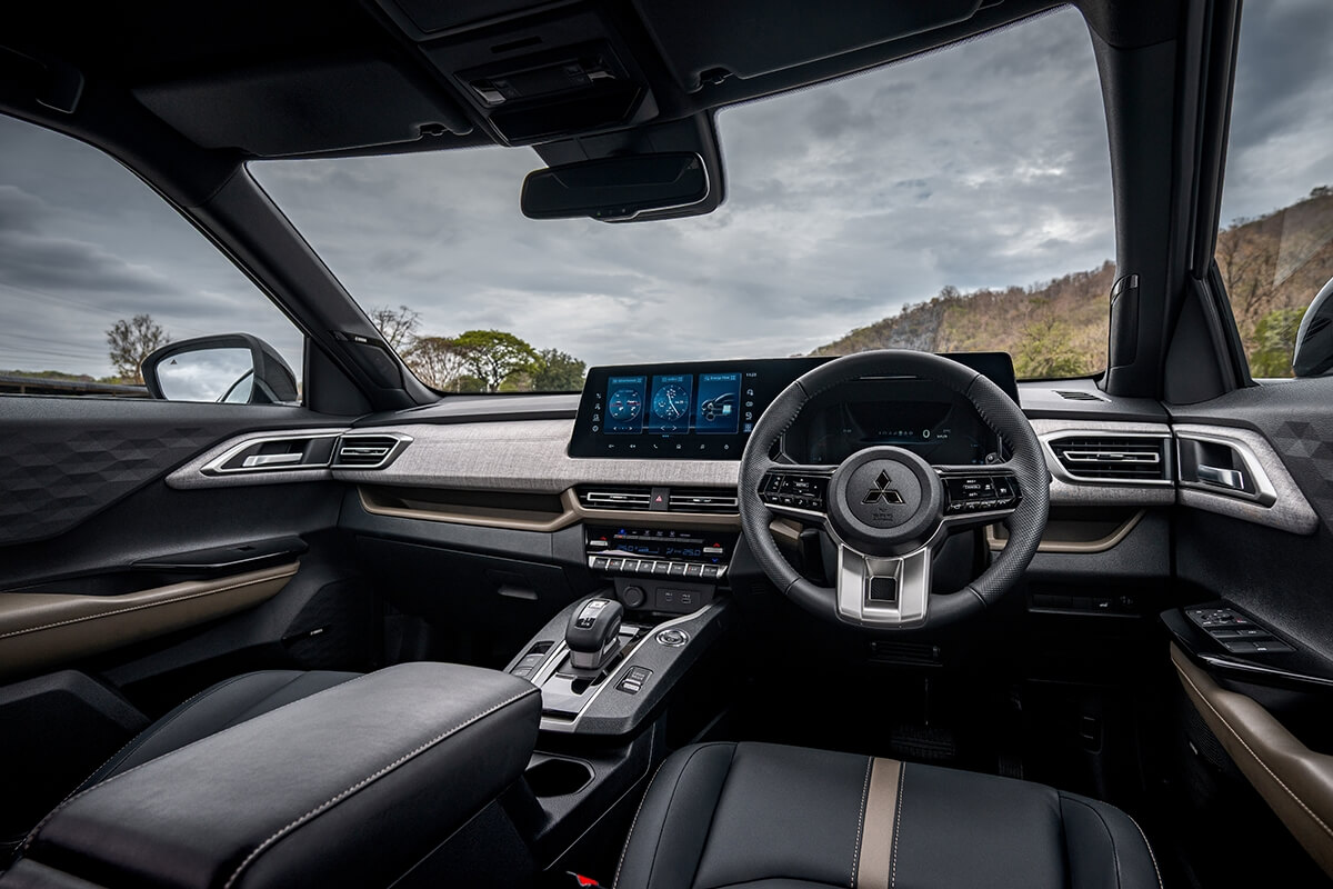 三菱の新型コンパクトSUV「エクスフォース」にハイブリッドEVモデル追加、タイで世界初披露 | MOBY [モビー]