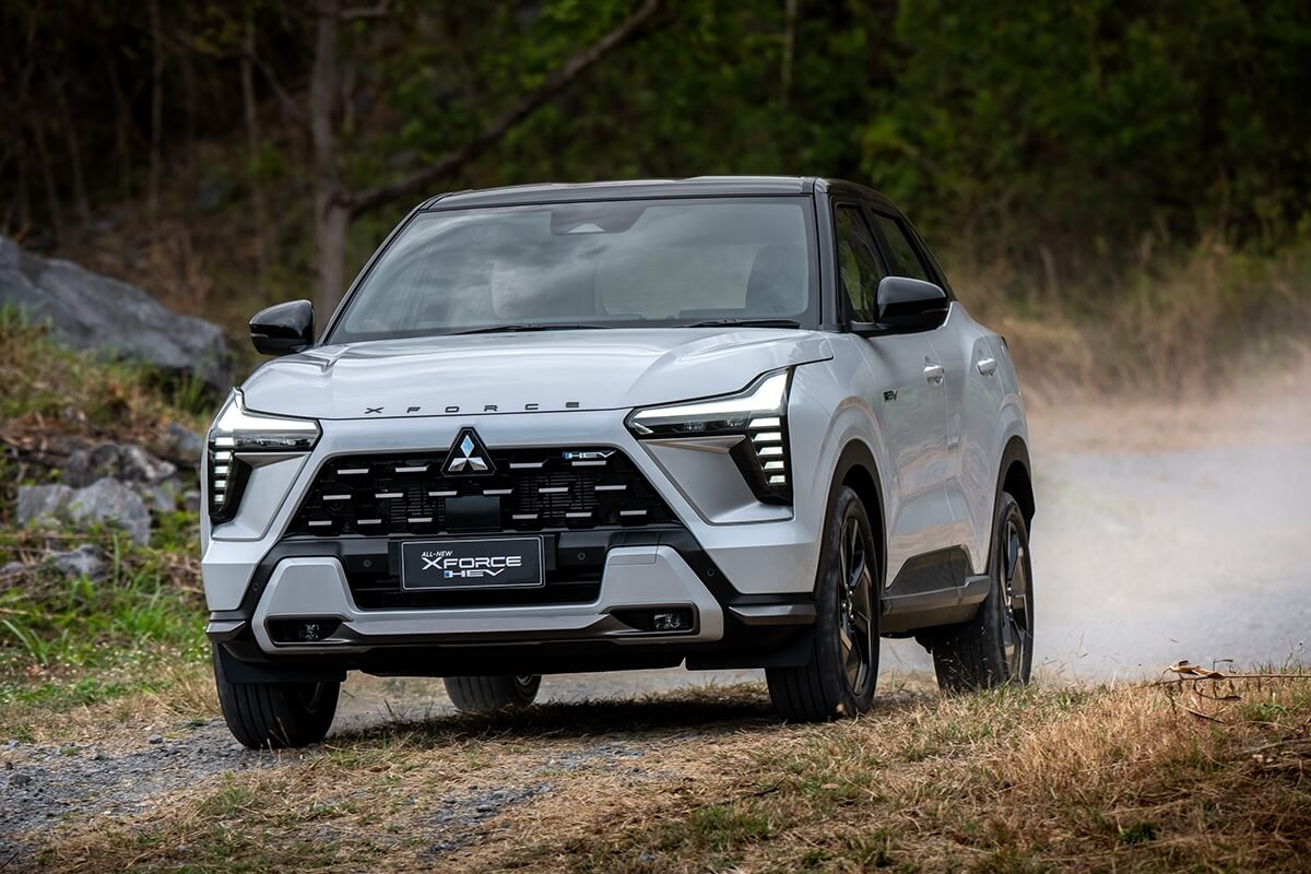 三菱の新型コンパクトSUV「エクスフォース」にハイブリッドEVモデル追加、タイで世界初披露 | MOBY [モビー]