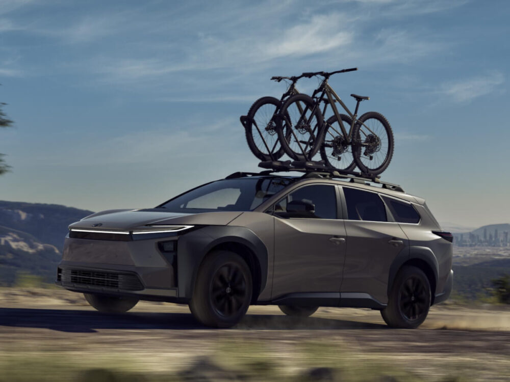 トヨタ新型バッテリーEV「bZ Woodland」を北米で世界初披露！広さと走りこだわったバッテリーEV、日本向けモデルも発売 | MOBY [モビー]
