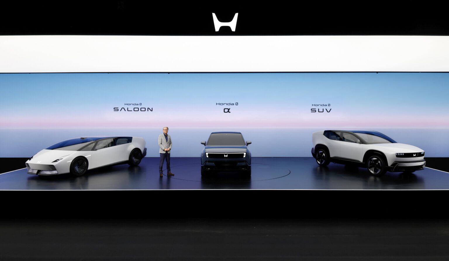 ホンダが描く未来のクルマ「Honda 0 α（アルファ）」登場 次世代EVシリーズが一堂に！ | MOBY [モビー]