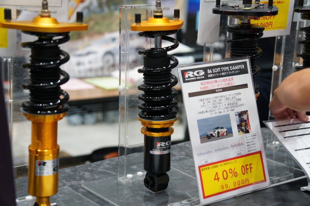 試乗で魅かれたFRクーペ！ コーナリング性能を磨きつつ、これから楽しみが尽きない一台 トヨタ GR86【みんなのクルマ】 | MOBY [モビー]