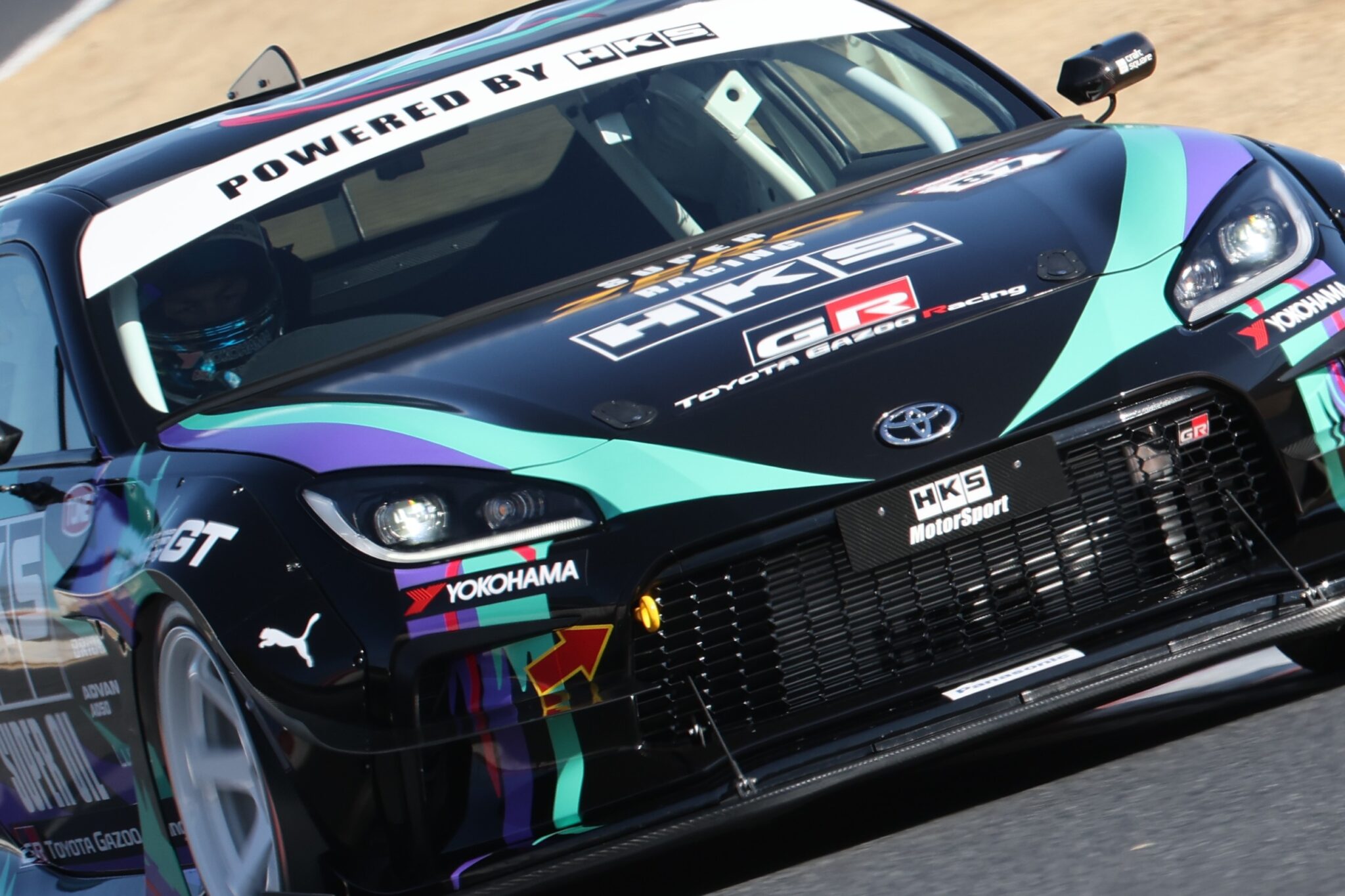 HKSが筑波に挑む GR86でカーボンニュートラル燃料「HKS CNR FUEL」タイムアタック | MOBY [モビー]