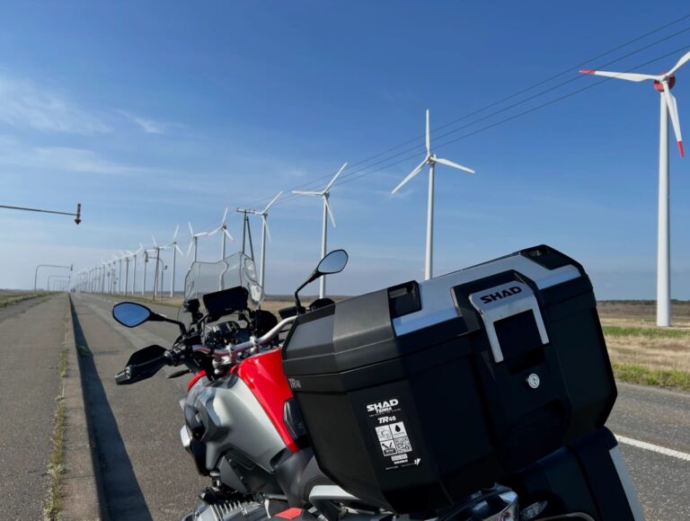 ツーリングで酷使するバイク好きも満足！北海道で今期になるトップケースを実際に使ってみた | MOBY [モビー]